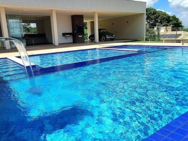 Casa alto padrão à venda no Condomínio Nossa Fazenda em Esmeraldas MG