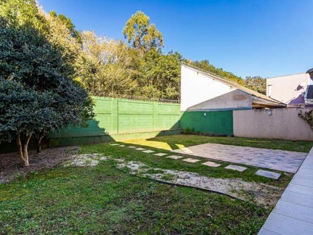 Casa Alto Padrão a venda no Condomínio Pinewoods, 228 m² com 3 quarto 1suite, fundos pra mata
