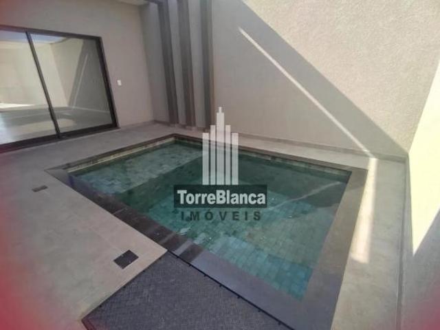 Casa Alto Padrão à Venda no Condomínio Residencial Blumengarten com Piscina e 3 Suítes