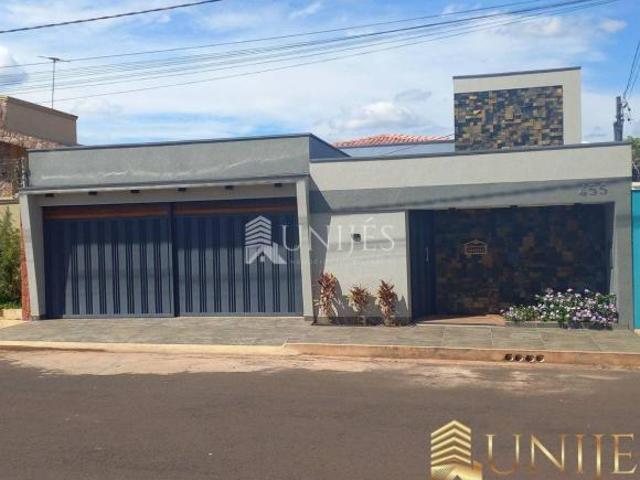 Casa Alto Padrão a Venda no Batuque
