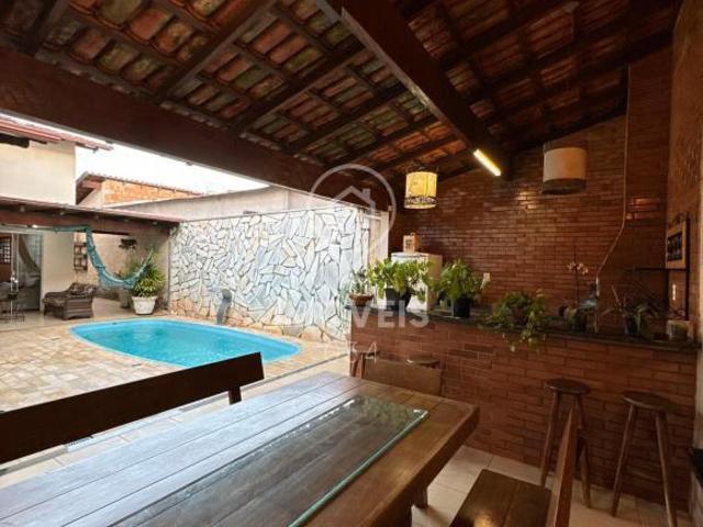 Casa Alto Padrão à Venda no bairro Guilhermina Vieira Chaer