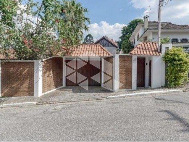 Casa alto padrão a venda no Horto Florestal