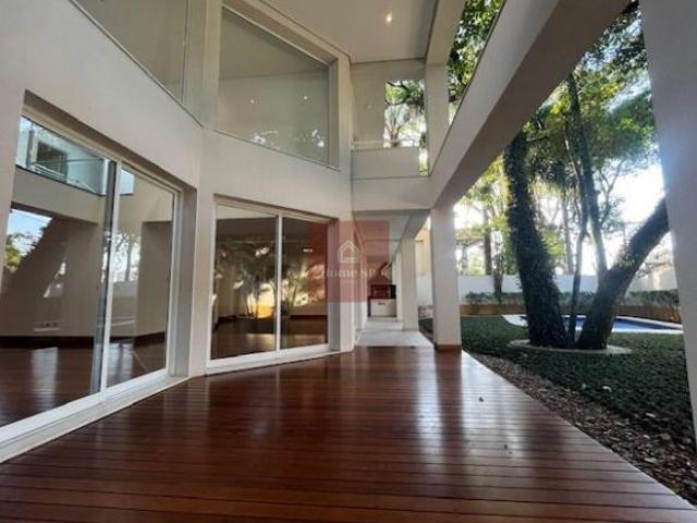 Casa Alto Padrão à Venda no Jardim Petrópolis Sofisticação e Amplitude