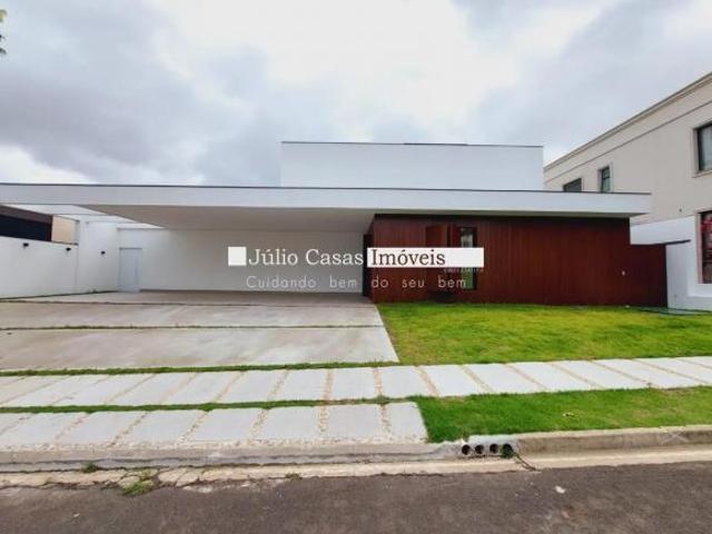 Casa alto padrão a venda no Residencial Mont Blanc