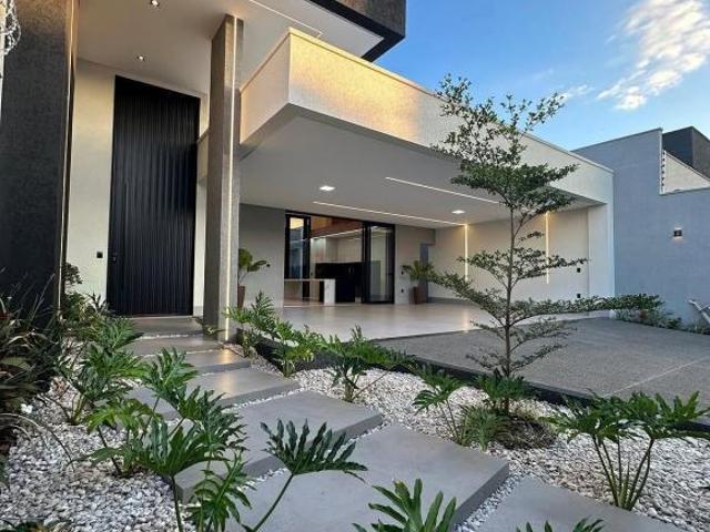 Casa Alto Padrão à Venda Setor Moinho dos Ventos | Goiânia GO