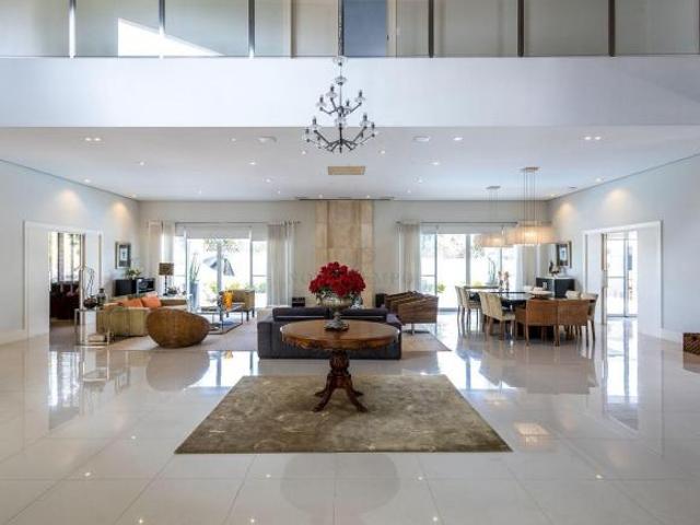 Casa alto padrão Alphaville 12, 790 m², vista mata, 4 suítes, lazer completo