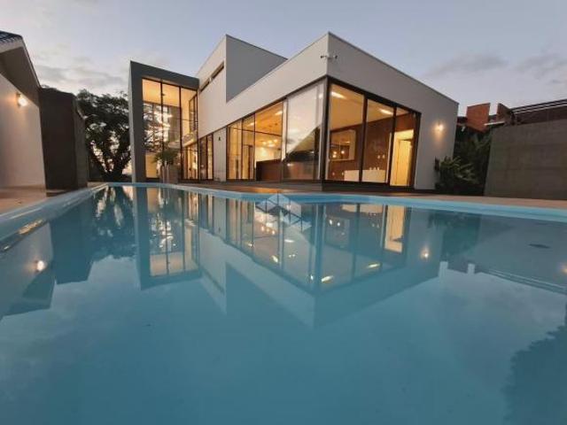 Casa alto padrão ampla no Jardim Europa