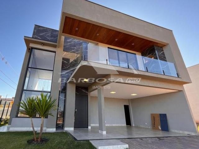 Casa Alto Padrão com 4 quartos sendo 3 suites á venda em Condominio Fechado
