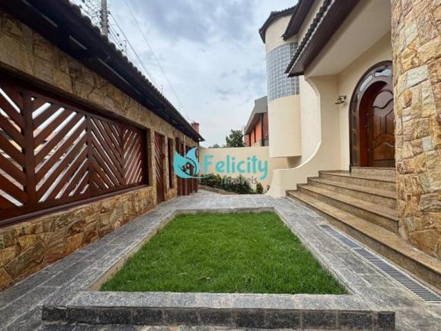 Casa Alto Padrão com 4 suítes, 8 vagas, 420m2 no City América