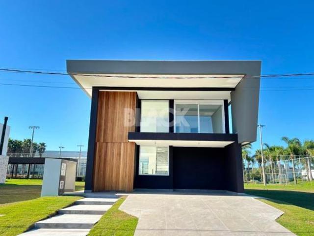 Casa alto padrão com 4 suítes no Ilhas Park em Torres RS
