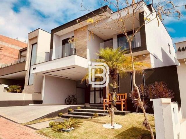 CASA ALTO PADRÃO COM 4 SUITES, PISCINA E ENERGIA FOTOVOLTAICA