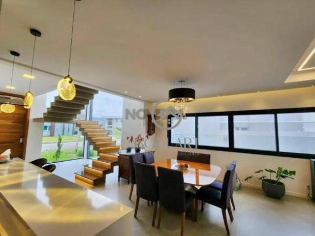 Casa Alto Padrão com 3 dormitórios No Veredas