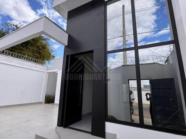 Casa alto padrão com 3 quartos 1 suíte no bairro Mirante do Sol