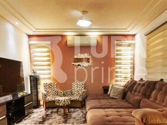 CASA ALTO PADRÃO COM 3 QUARTOS E 3 VAGAS DE GARAGEM À VENDA NO TREMEMBÉ