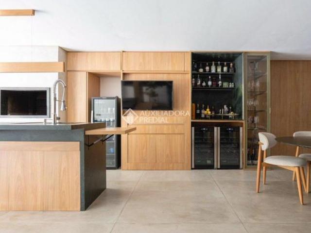 Casa alto padrão com 3 quartos, no bairro Vila Conceição