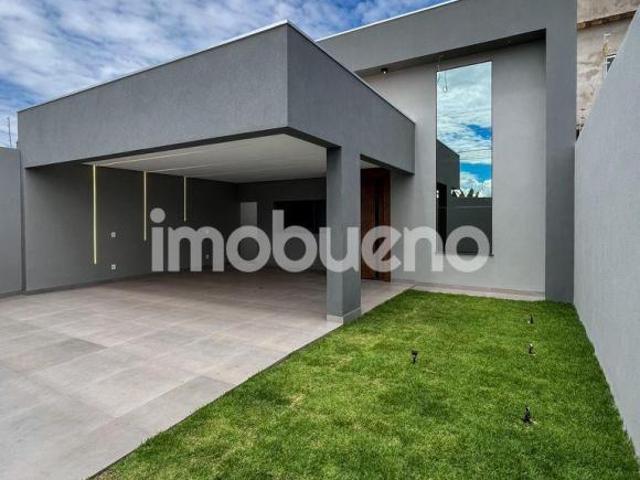 CASA ALTO PADRÃO COM 3 QUARTOS SENDO 1 SUITE COM CLOSET E AREA GOURMET, 205M²
