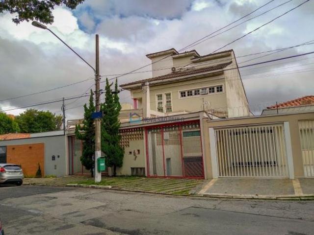 Casa alto padrão com 3 suítes, churrasqueira e piscina no Jardim da Saúde