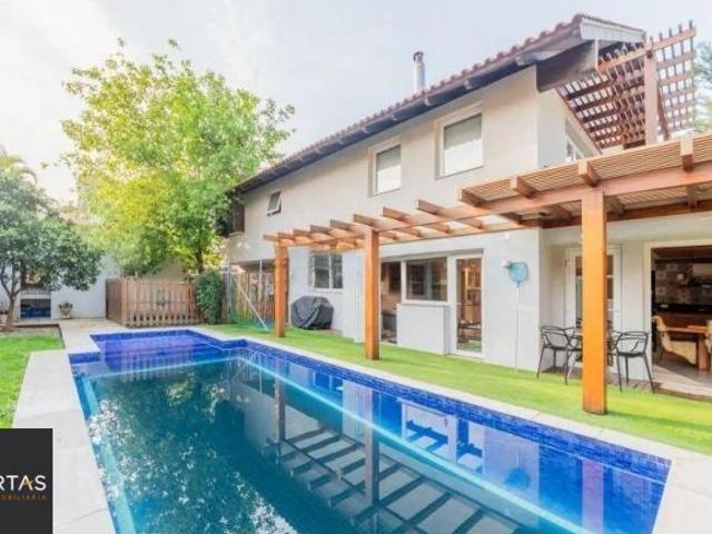 Casa alto padrão com 3 suítes e piscina no Boa Vista