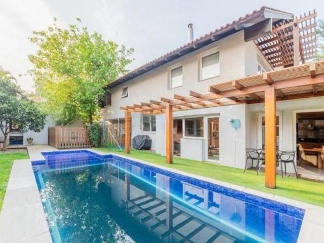 Casa alto padrão com 3 suítes e piscina no Boa Vista