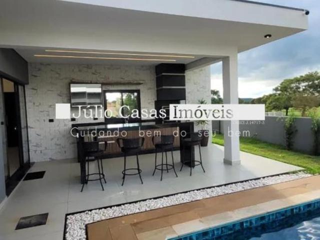 Casa Alto Padrão com 3 Suítes e Piscina Privativa em Condomínio Fechado