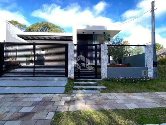 Casa Alto Padrão com 3 suítes em Gramado