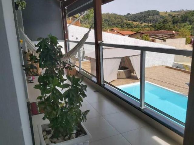 Casa Alto Padrão COM PERMUTA 2 dormitórios SERRA NEGRA SP