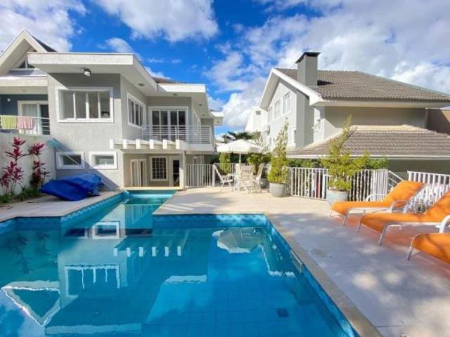 Casa Alto Padrão com piscina no Barreirinha | 435,27 m²