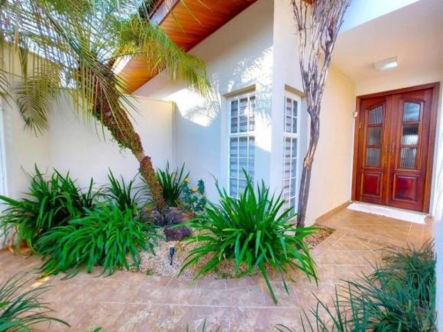 Casa Alto Padrão com Piscina no Jardim Ipiranga