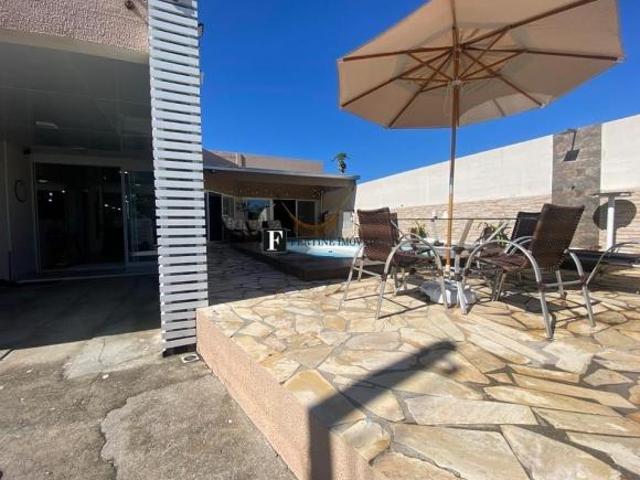 Casa alto padrão com piscina à venda em Shangri lá