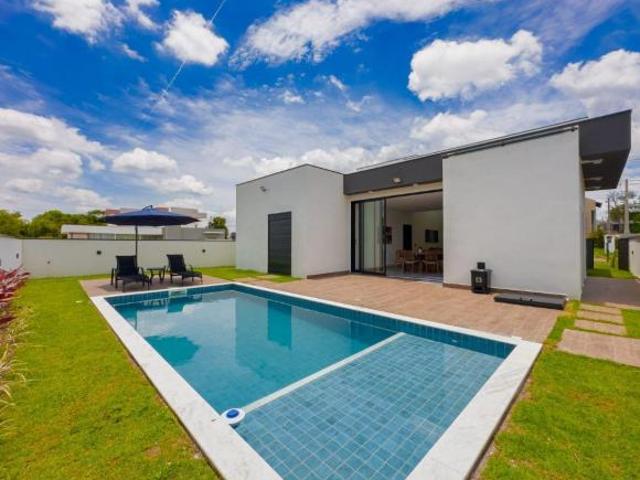 Casa Alto Padrão com Piscina Aquecida É entrar e Morar! Ninho Verde 2 Pardinho