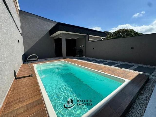 Casa alto padrão com piscina em Matinhos