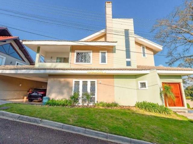 Casa Alto Padrão Condomínio fechado. 5 quartos, 1 suíte área gourmet completa, jardim e espaço