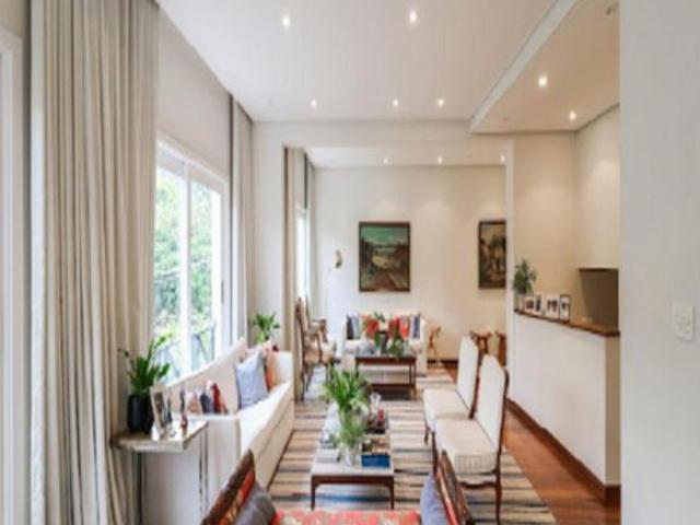 Casa alto padrão condominio p/venda c/550m2 03 suites 03 vagas Jd Guedala Morumbi