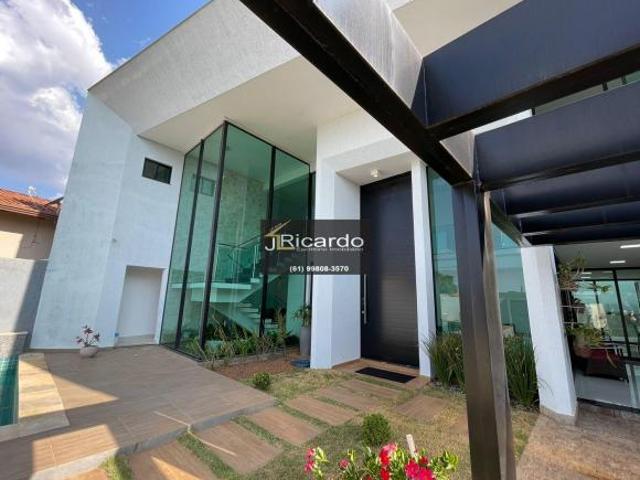 Casa alto padrão Condomínio rk 4 suites 4 closets lazer completo Sobradinho