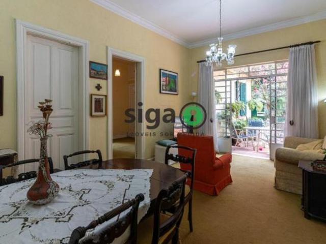 Casa Alto Padrão em Moema de 5 quartos com 8 vagas 440m² à Venda