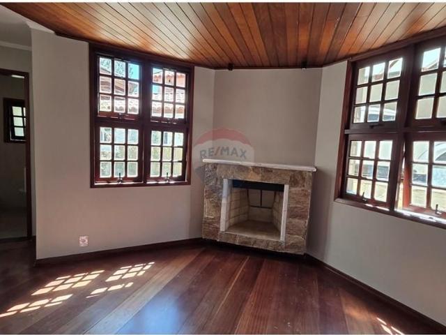 CASA ALTO PADRÃO EM ALDEIA DA SERRA LOCAÇÃO