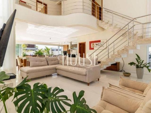 Casa alto padrão em Alphaville Nova Esplanada, condomínio fechado em Votorantim, SP | 296m² com 4 qu