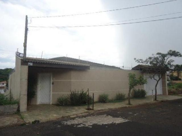 Casa alto padrão em bairro com ótima localização