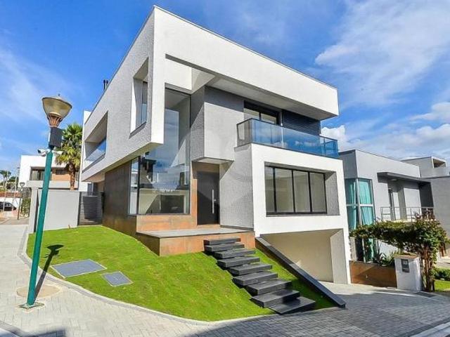 Casa Alto Padrão em condomínio | 4 quartos suítes | 5 vagas no Boa Vista