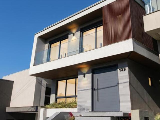 Casa Alto Padrão em Condomínio Clube 3 Suítes 3 Vagas + 1 230m² Sta Cândida R$ 1.670.000,00