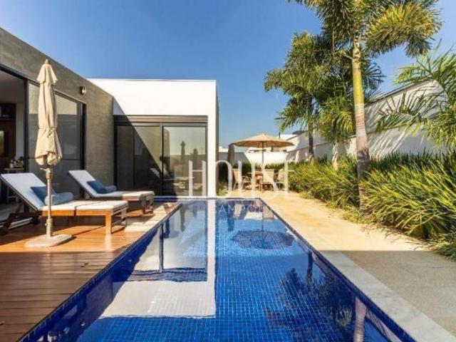 Casa alto padrão em condomínio Alphaville Nova Esplanada, Votorantim, SP | 332m² com 4 quartos