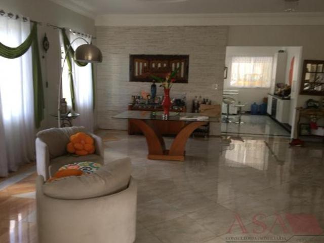 Casa Alto Padrão em Condomínio Aruã Lagos