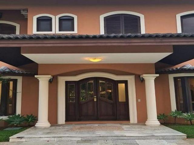 Casa alto padrão em condominio Belissima p/venda ou locação com 04 suite 04 vagas Praia Pernambuco