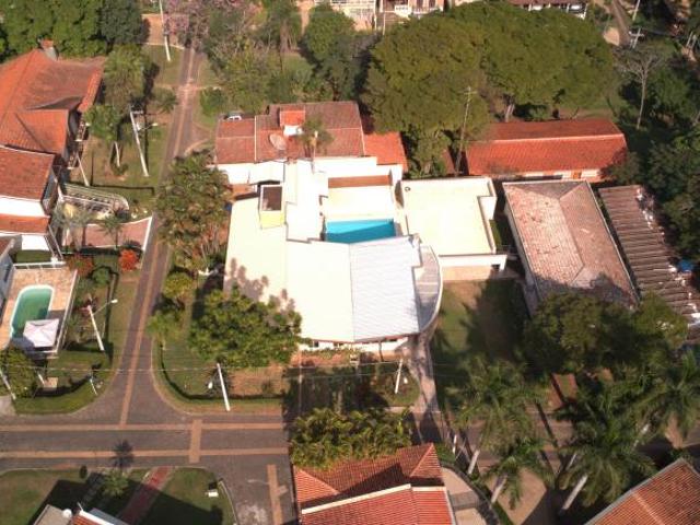 Casa Alto Padrão em Condomínio Fechado