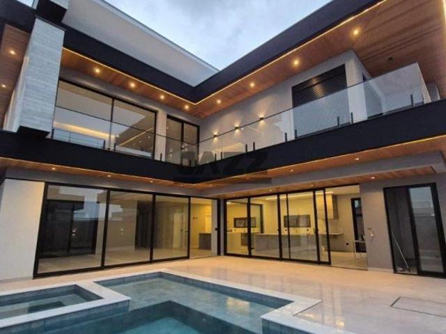 Casa Alto Padrão em Condomínio Fechado no Urbanova | 5 Suítes | Piscina e Sauna