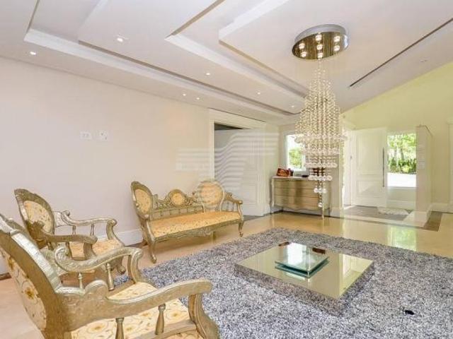 Casa alto padrão em Condomínio fechado no Cascatinha