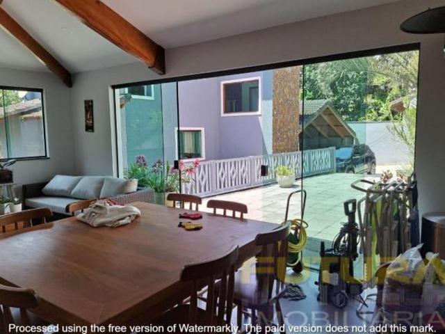 CASA ALTO PADRÃO EM CONDOMINO FECHADO