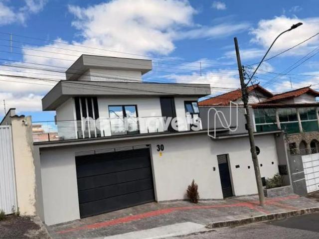 CASA ALTO PADRÃO EM CONTAGEM BAIRRO INDUSTRIAL