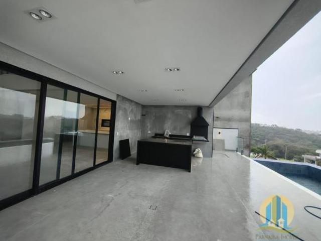 Casa Alto Padrão em Jardim Tupanci, Barueri/SP