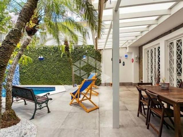 Casa Alto Padrão Finamente reformada e decorada! Mobiliada no Bairro Tristeza Zona Sul Porto Alegre